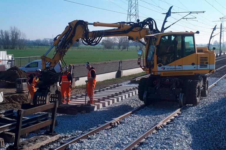 Calamiteitenweg | asfalteren | railinfra | wegenbouw | veiligheid